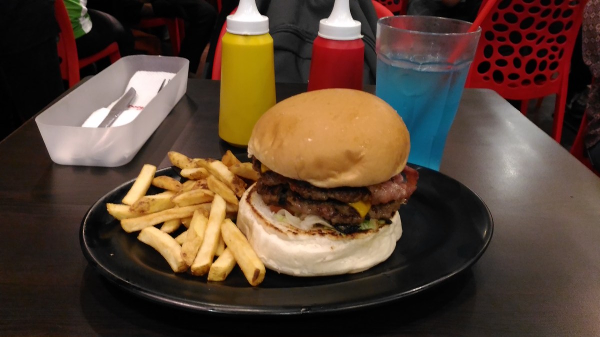 Burger Month: Zark’s Burgers’ Stone Cold Stunner | 3rd World Geeks